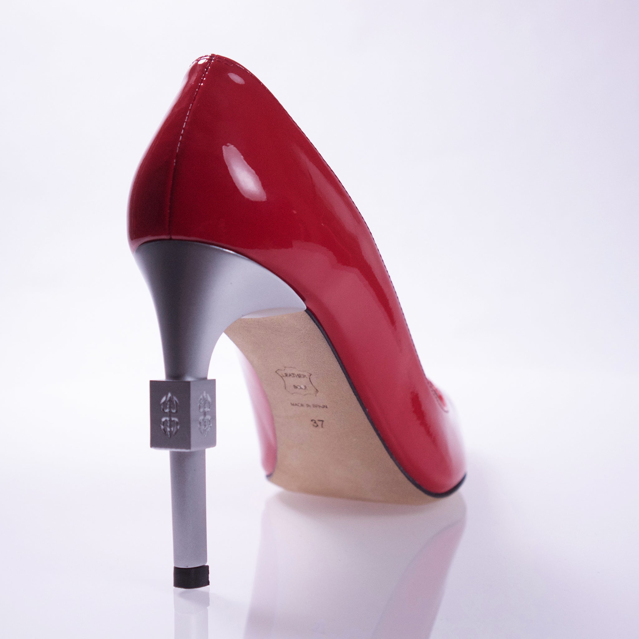 AD TRIDENT PATENT STILETTO PUMPS – ALEX DELFIN